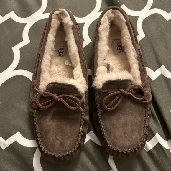 UGG | Shoes | Ugh Dakota Slipper Moccasin Brown | Poshmark
